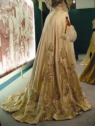 LES BELLES ROBES DU TEMPS JADIS - Page 2